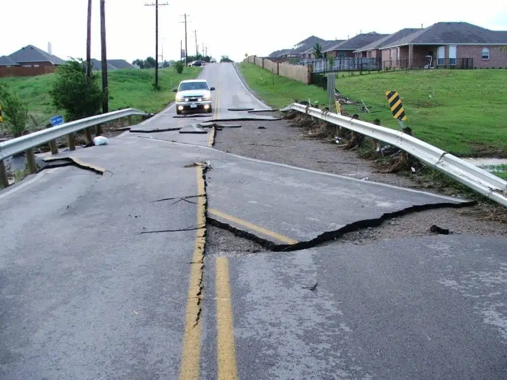 HROM: Managing a Multitude of Road Flood Hazards