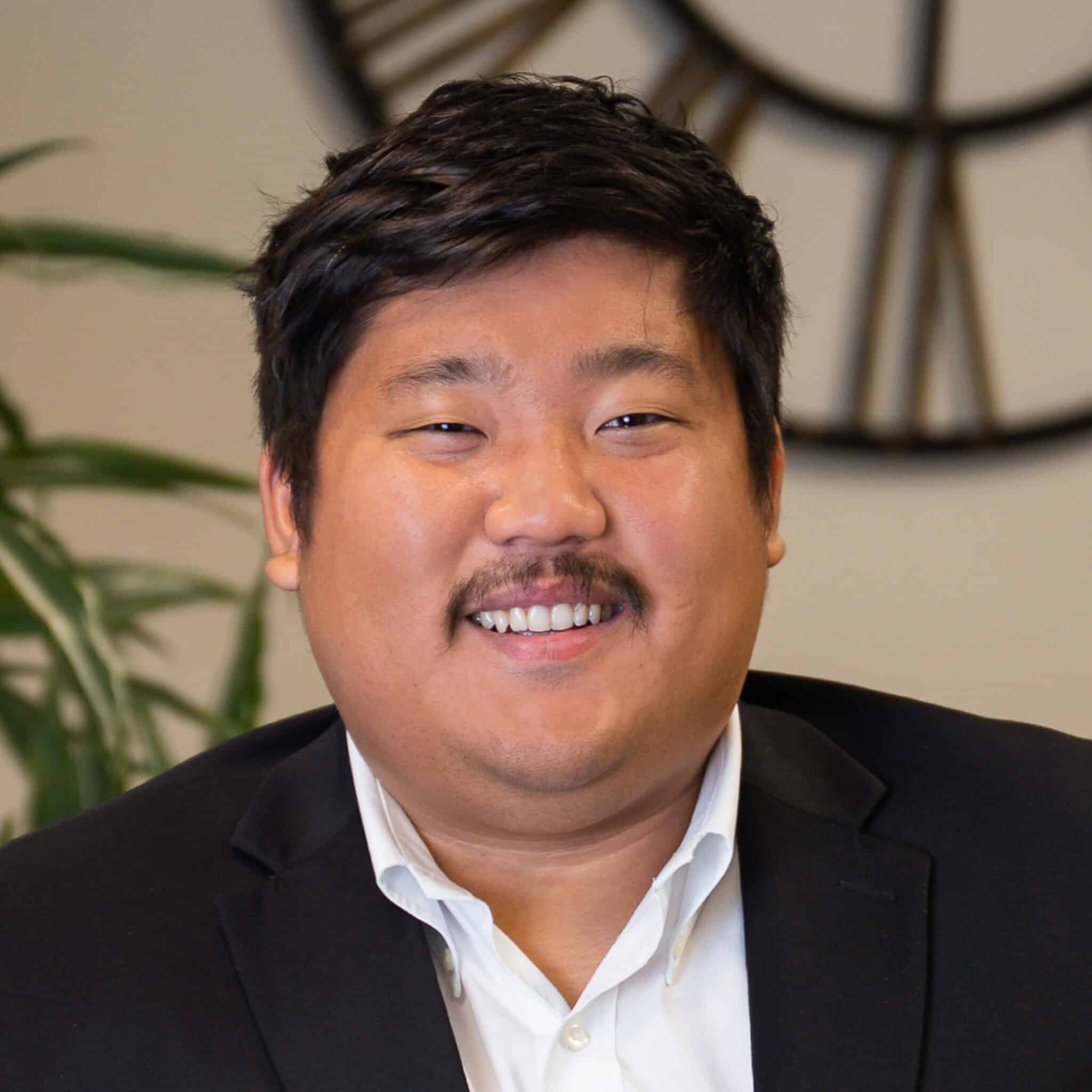 Eric Kong Gets Robert L. Nichols Professional Service Award